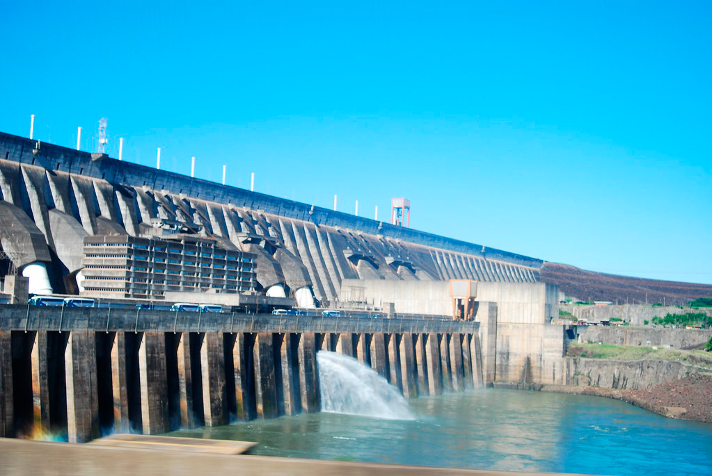 La Represa Itaipú: Un Coloso de la Ingeniería Civil - iCalculo